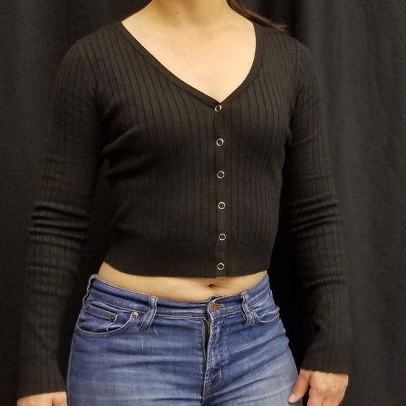 Iris Basic | Tops | Ribbed Button Front Crop Top | Poshmark
